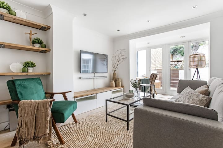 Stunning Kensington Apartment With Private Garden - London