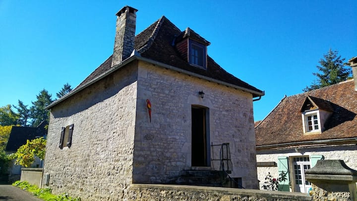 La Maison Au Perroquet Village Typique En Pierre - Martel