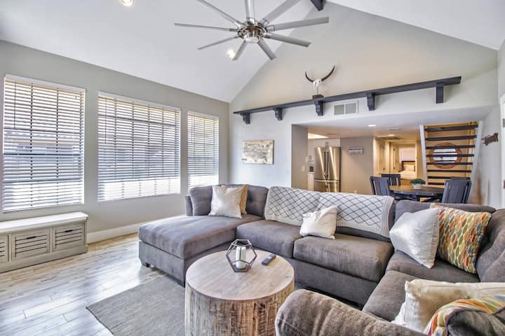 Free Golf! Pet Friendly, Upgraded, Heated Pool/spa Minutes To Giants Stadium & Old Town Scottsdale! - Scottsdale, AZ