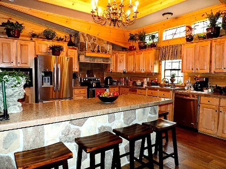 The Master Cabin @ Homeaway Ranch - Boerne, TX