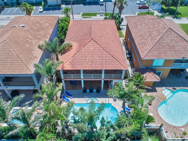 Spacious Bayside Retreat W/ Heated Pool & Hot Tub! - South Padre Island, TX
