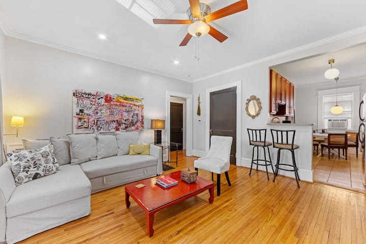 King Bed | Private Porch |Near Atrium Cmc & Uptown - Charlotte