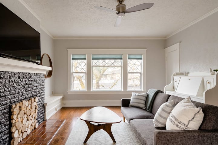 Large Se Apartment • Walk To Eats • 1br • Sleeps 4 - Portland, OR