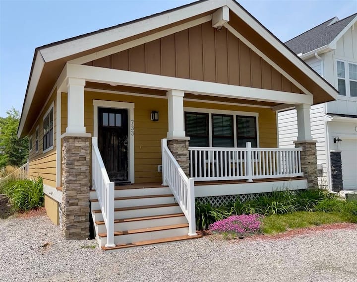 Wildflower Cottage - Luxury Vacation Rental - South Haven, MI