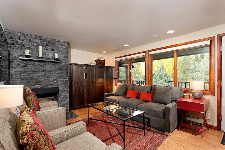 Silverglo 305 | Elegant Deluxe Condo W/ Fireplace - Aspen, CO