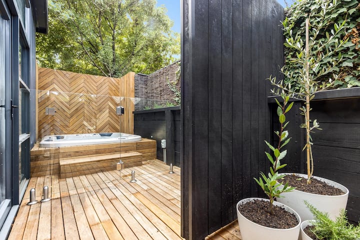 The Love Shack - Renovated, Heated Outdoor Spa - Rye