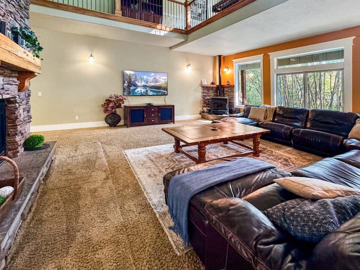 Large Mccall Cabin | Hot Tub + Cozy Fireplaces - McCall, ID