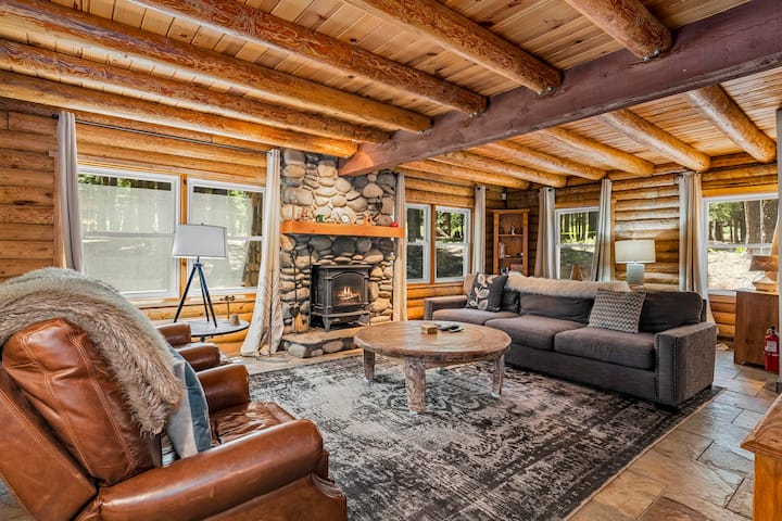 Tahoe Donner Log Cabin | Hot Tub, Games&ev Charger - Donner Lake, CA