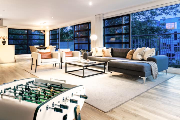 Treeside Penthouse-180view-2 Floors-games-awards - Leicester