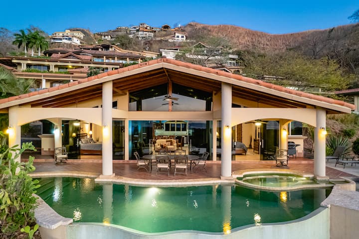 Casa Picapiedra • Ocean View & Pool Hideaway - Playa Hermosa