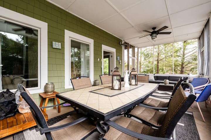 Union Pier Condo With Heated Pool. - New Buffalo, MI