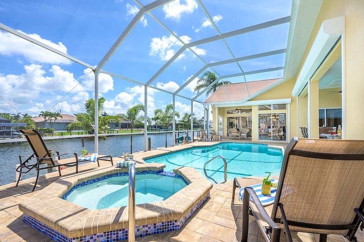 Bonita Breeze - Breathtaking Waterfront Views - Pine Island, FL