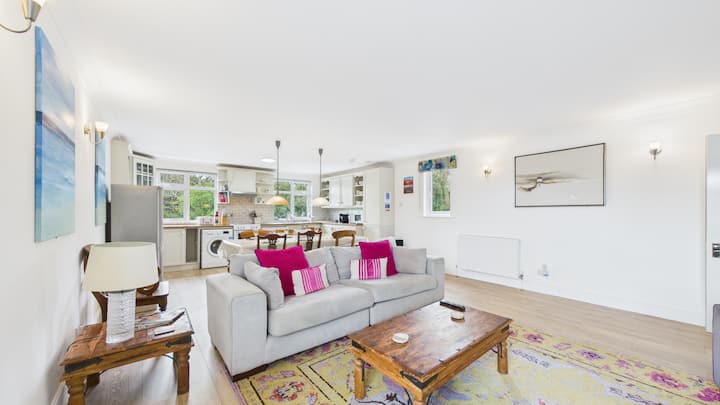 The Nab: Beach House Lane - Isle of Wight