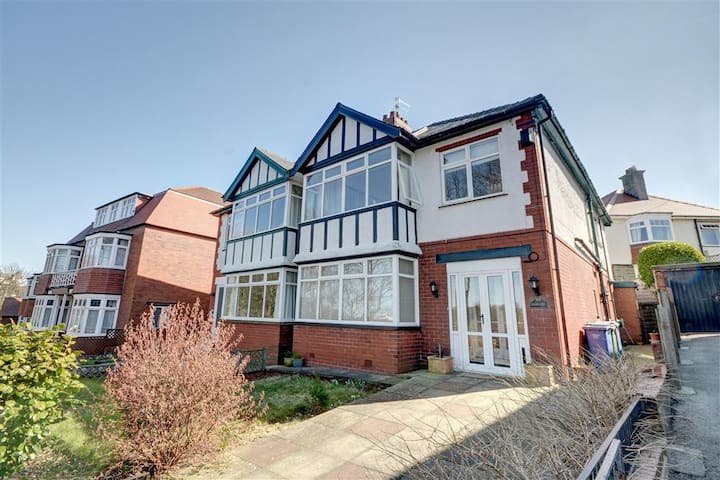 6 Bed In Scarborough (Oc-s871) - Scarborough