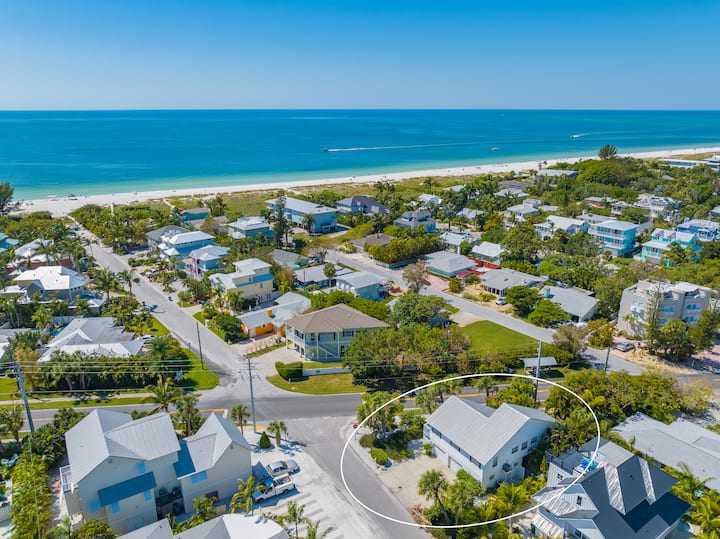 Am I Dreaming - Heated Pool, Family Friendly Home - Holmes Beach, FL