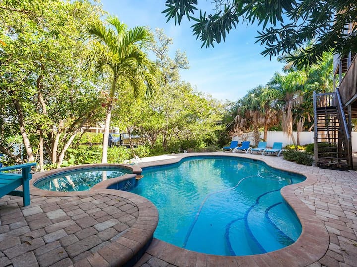 Briney Breezes - Old Florida Living With Modern Comforts - Anna Maria, FL