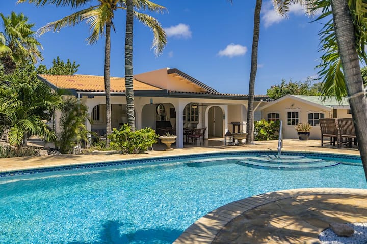 Private 5-bedroom Villa In Paradera With Pool - Aruba