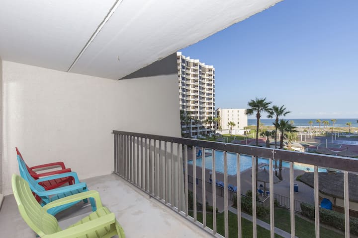 Quaint Beachfront Condo W/ Pool - Dog-friendly! - South Padre Island