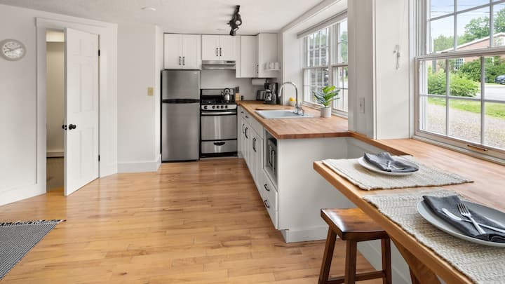 Perfect Location In Village Steps From Main St! - Stowe, VT