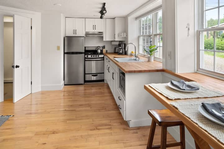 Perfect Location In Village Steps From Main St! - Stowe, VT