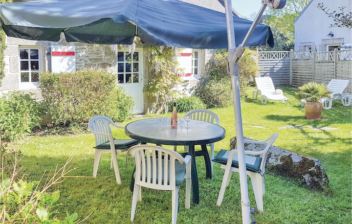 2 Bedroom Cozy Home In Douarnenez - Douarnenez