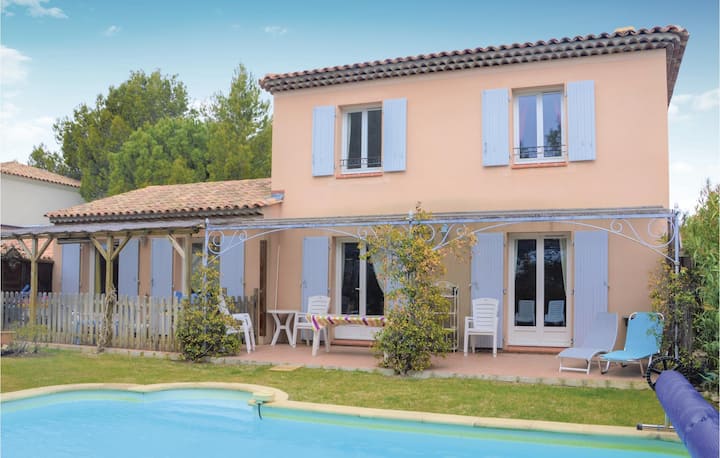 Awesome Home In Mallemort - Lambesc
