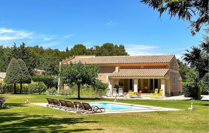 Lovely Home In St. Cannat - Aix-en-Provence