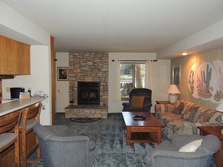 Seasons 4 #149- Close To Shuttle Stops And More! - Mammoth Lakes, CA