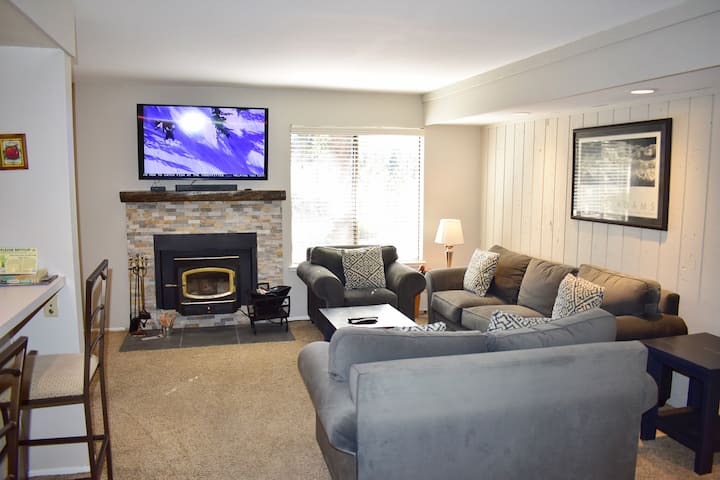 Seasons 4 Condo #159-just Steps To The Shuttle - Mammoth Mountain, CA