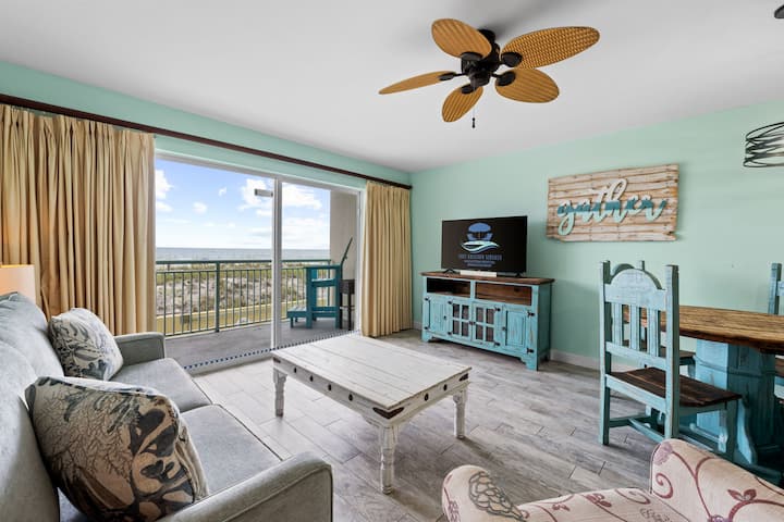Beachfront Condo: Pool, Hot Tub & Beach Service - Fort Walton Beach, FL