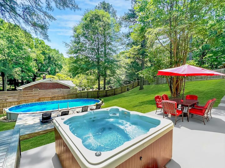 Spacious 6 Br Fun Near Airport | Pool Hottub Games - South Fulton, GA