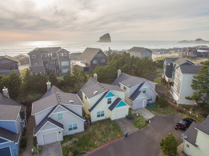 Aloha Dunes - Hot Tub, Ev Plug, Near Beach, Dog Ok - Pacific City, OR
