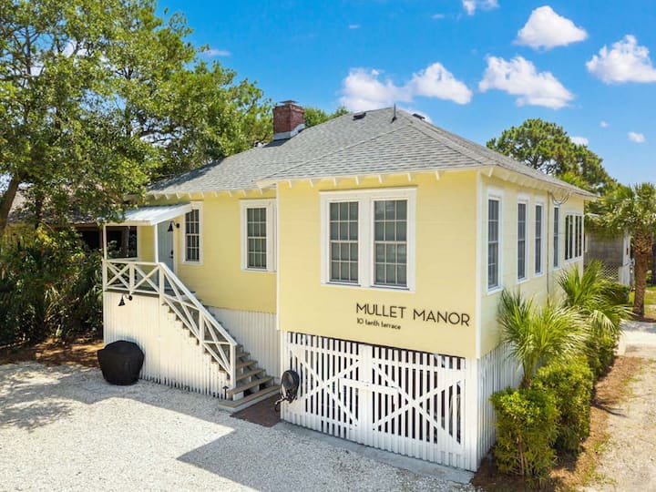 Mullet Manor | Charming Beach House, Near Beach! - Tybee Island, GA