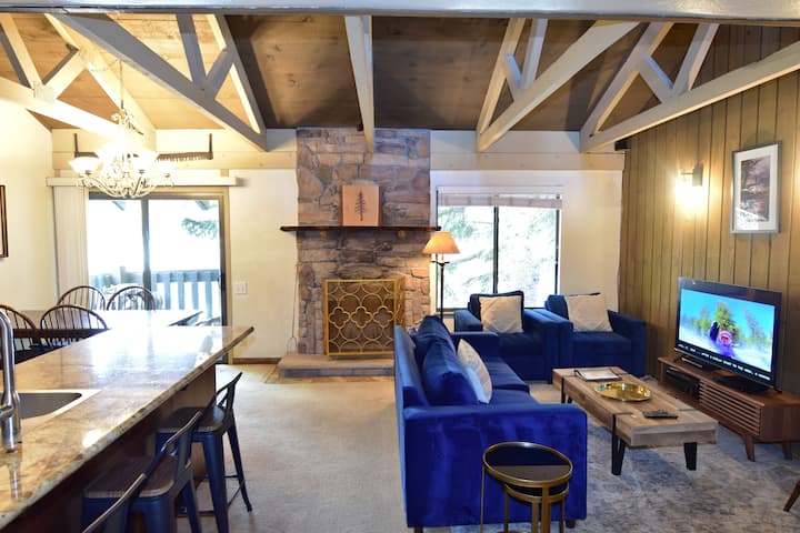 An Upstairs Condo #114, Close To Shuttle Stops - Mammoth Lakes, CA