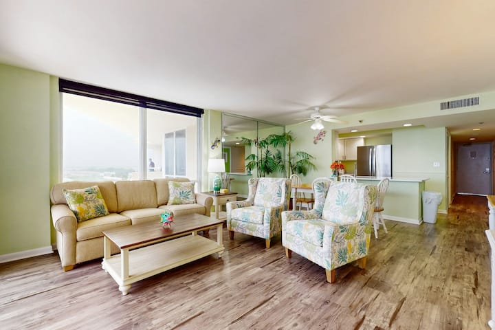Top-floor, Gulf-front Condo W/ Balcony, Beach Acce - Perdido Key, FL