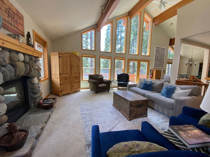 Elegant Getaway In Tahoe City  Dog Friendly - Close To Town - Tahoe City, CA