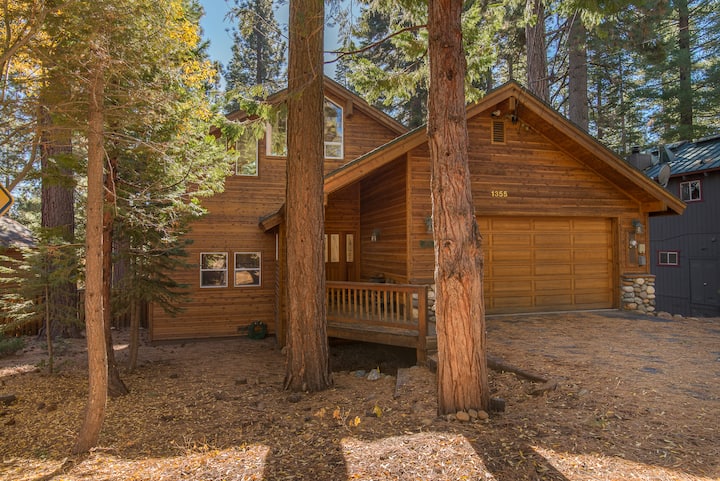 Elegant Getaway - Pet Friendly, Near Tahoe City! - Tahoe City, CA