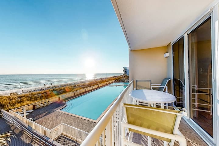Chic 1br Oceanfront 3rd-floor | Balcony | Pool - Fort Walton Beach, FL
