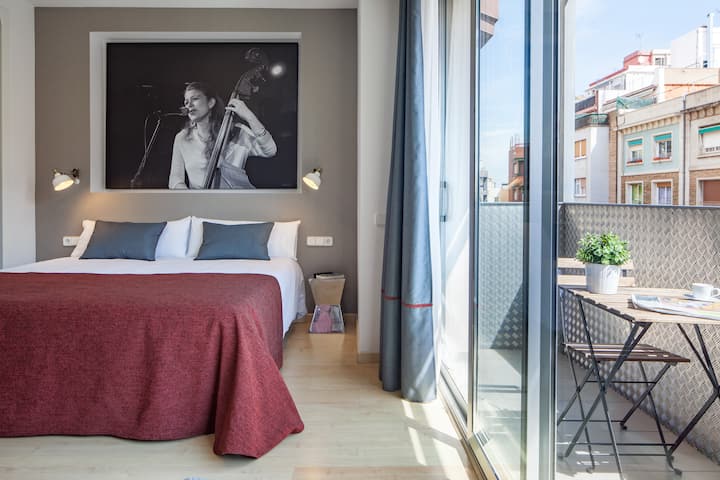 Jazz-inspired Apartment In Eixample In City Center - Barcelona