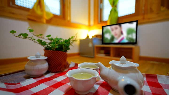 고즈넉한 한옥의 분위기를 느낄 수 있는 달빛하나 2f - Sejong-si