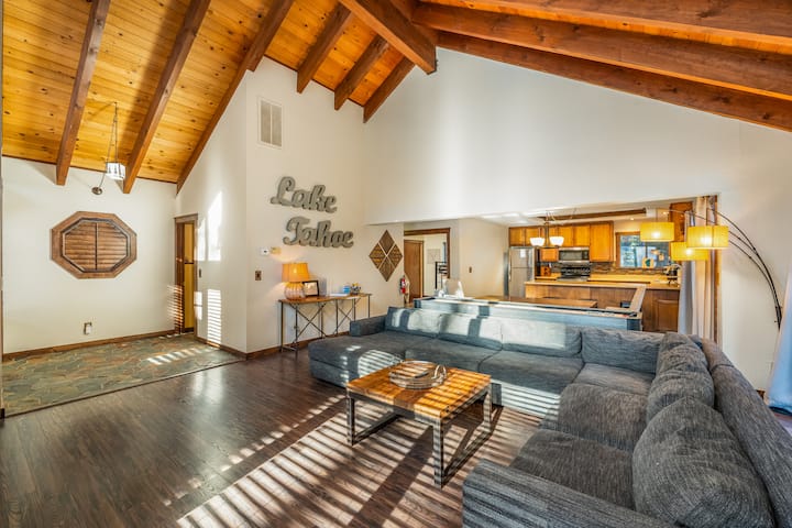 Hogar Tranquilo Que Se Remonta Al Bosque. Fácil Acceso A Kings Beach Y Northstar! - Tahoe Vista, CA