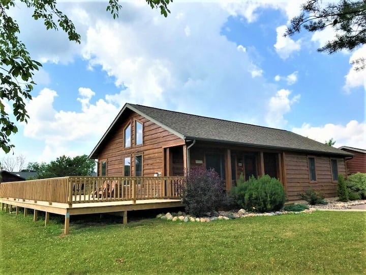 Americana Cabin @ Spring Brook Resort - Wisconsin Dells, WI
