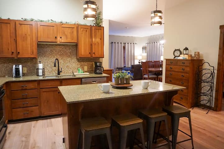 Soaring Eagle #405: 3 Br:slope Side - West Virginia