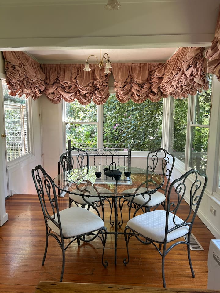 The Sister Cottage In Kalorama - Dandenong Ranges