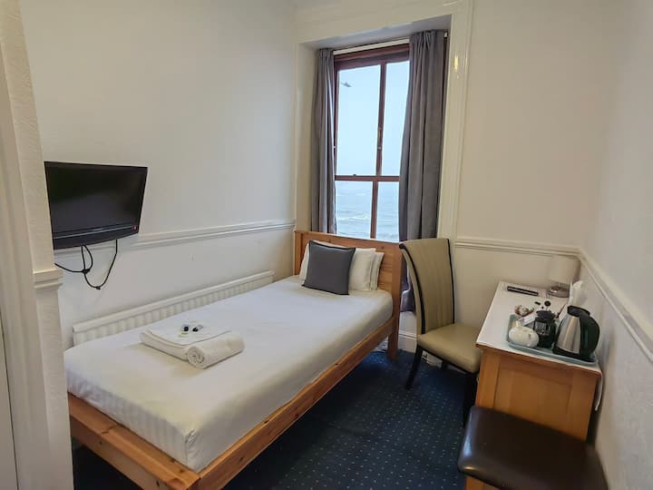 Cardigan And Celtic Bay Guest House - 亞伯
