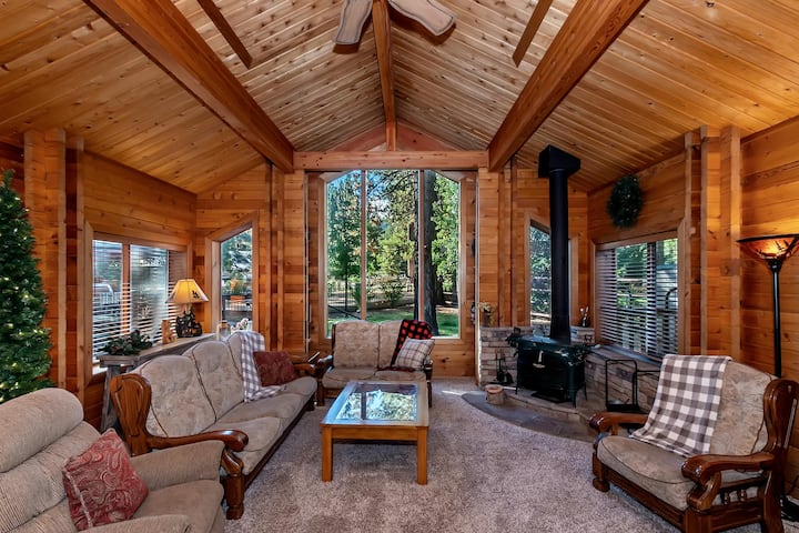 Near Bear Mtn & Snow Summit! Game Room! Dogs Ok! - Big Bear Lake, CA