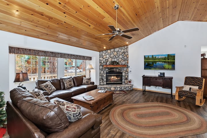 Mountain Jewel:  Near Grocery Stores & The Lake! - Big Bear Lake, CA