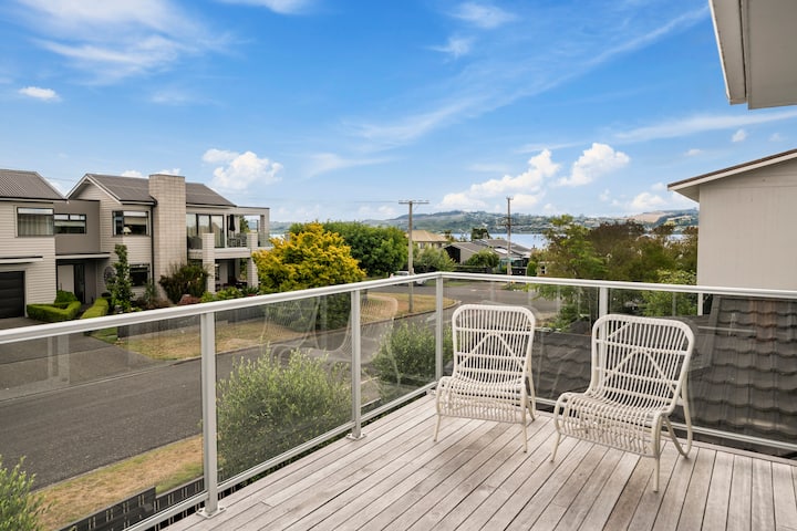 Jacksons - Two Mile Bay Holiday Home - Taupō