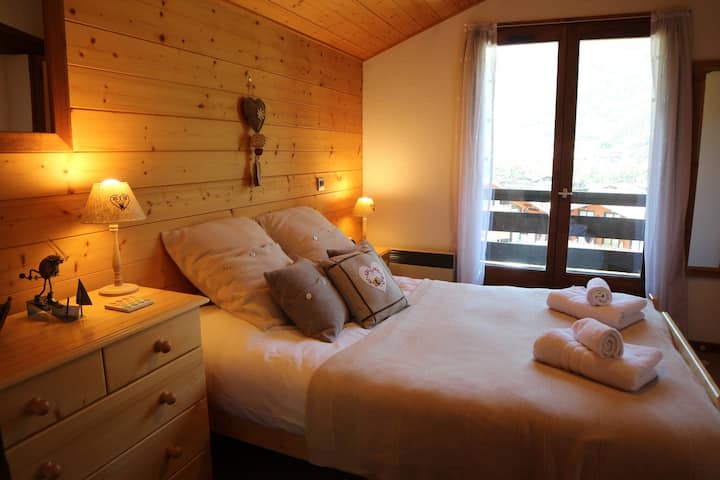 Apartment La Corniche, Central Morzine, Sleeps 6 - Morzine