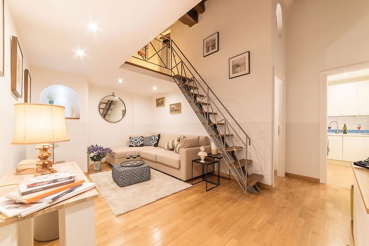 Campo De' Fiori 35 (Center Of Rome/cozy Apt) - Rome